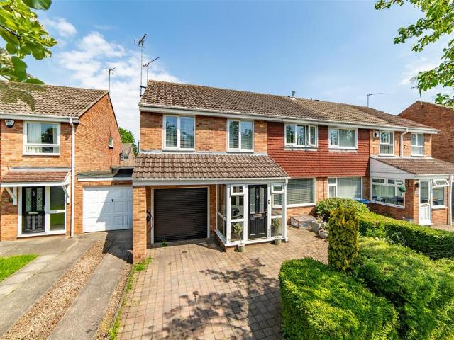 4 bedroom semi detached house for sale
