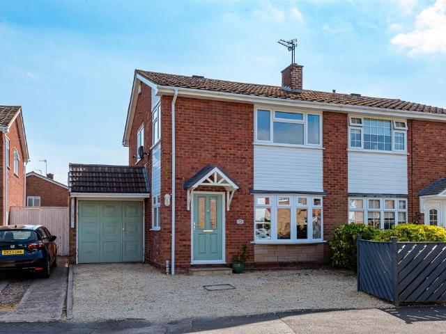 4 bedroom semi detached house for sale