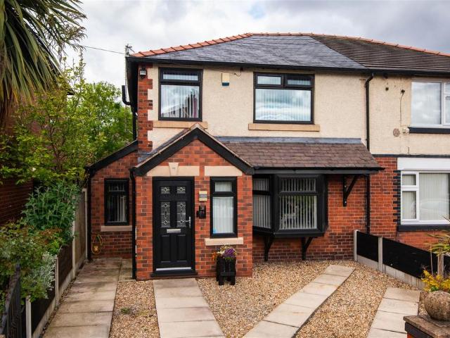 4 bedroom semi detached house for sale