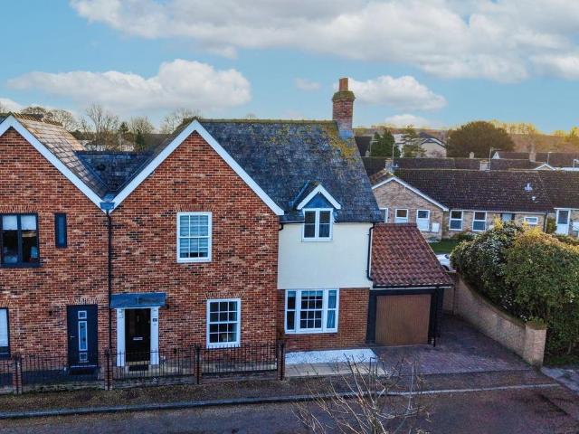 4 bedroom semi detached house for sale