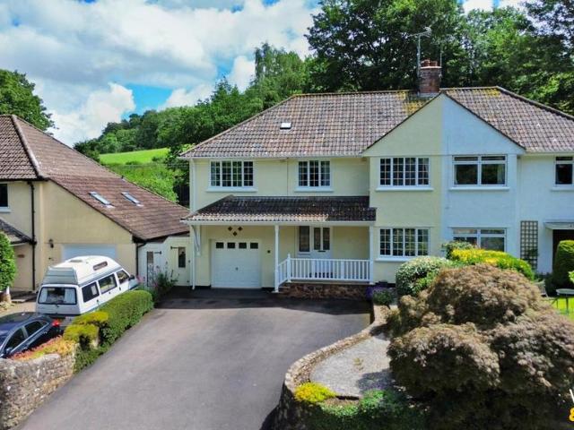 4 bedroom semi detached house for sale