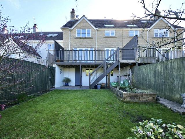 4 bedroom semi detached house for sale