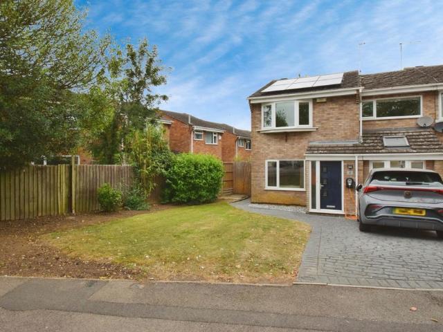 4 bedroom semi detached house for sale
