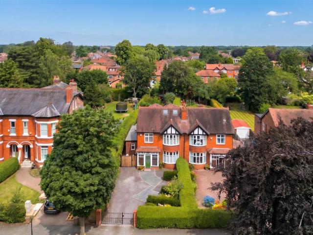 4 bedroom semi detached house for sale