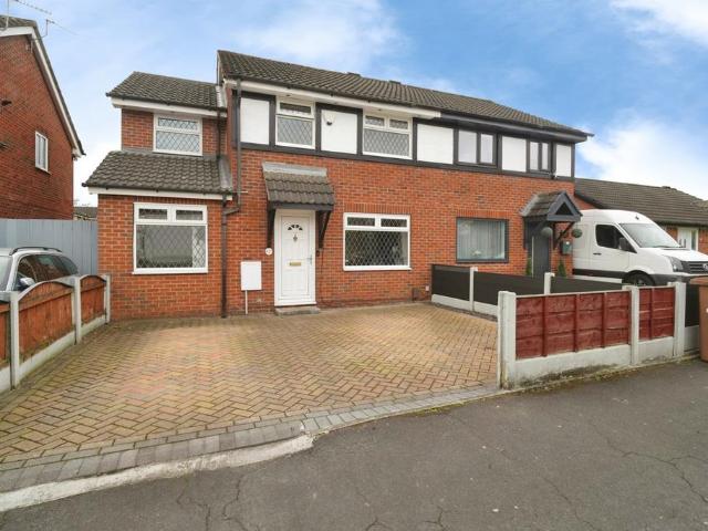 4 bedroom semi detached house for sale