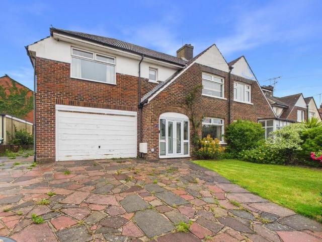 4 bedroom semi detached house for sale
