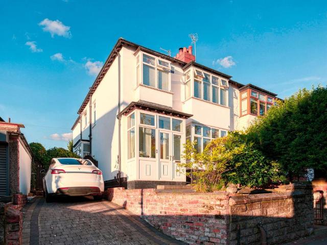 4 bedroom semi detached house for sale