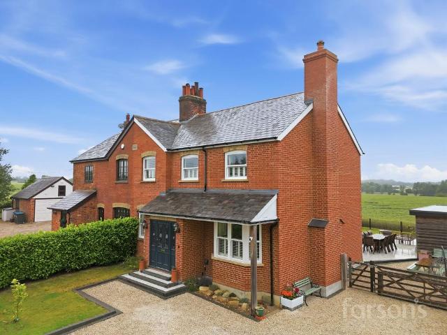 4 bedroom semi detached house for sale