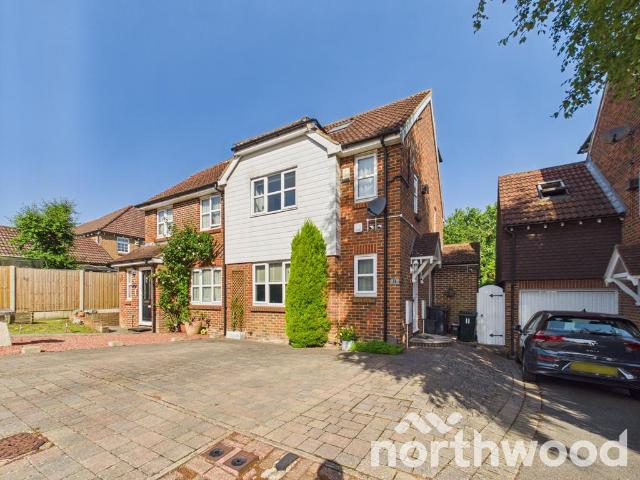 4 bedroom semi detached house for sale