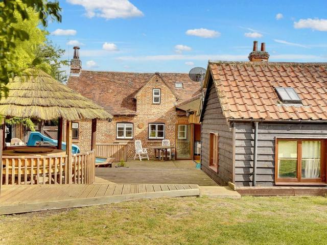 4 bedroom semi detached house for sale