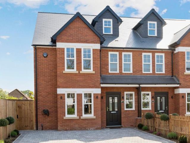 4 bedroom semi detached house for sale
