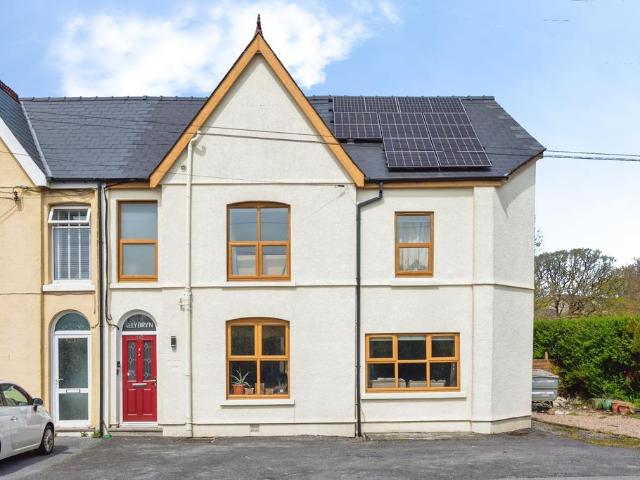 4 bedroom semi detached house for sale