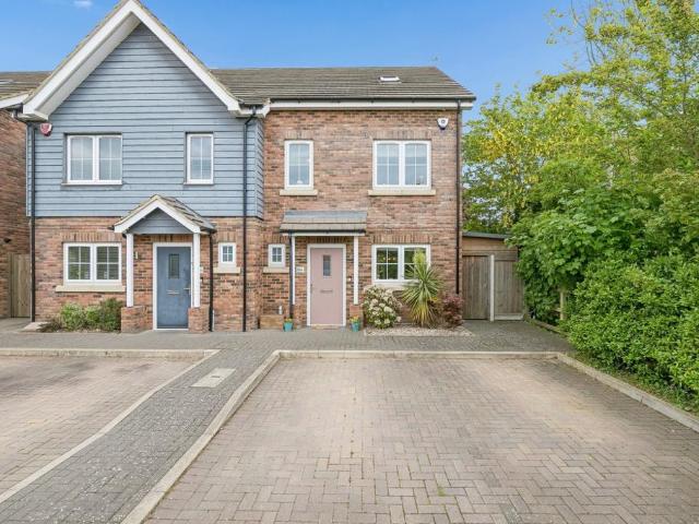 4 bedroom semi detached house for sale