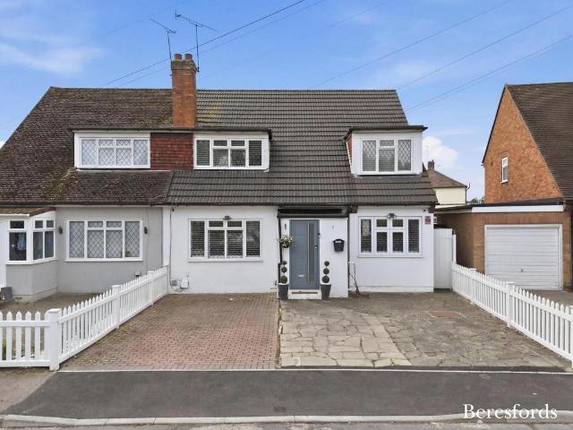 4 bedroom semi detached house for sale
