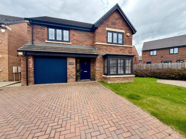 4 bedroom detached house for sale