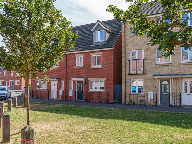4 bedroom semi detached house for sale