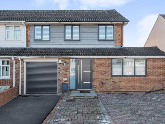 4 bedroom semi detached house for sale