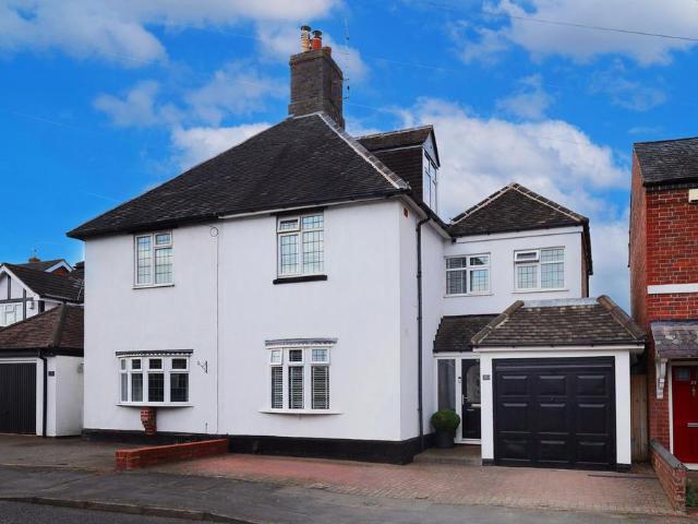 4 bedroom semi detached house for sale