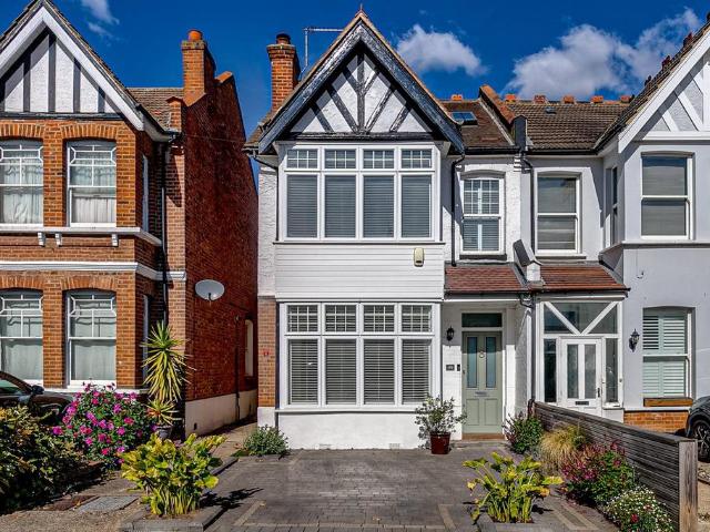 4 bedroom semi detached house for sale