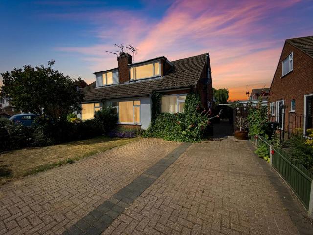 4 bedroom semi detached house for sale