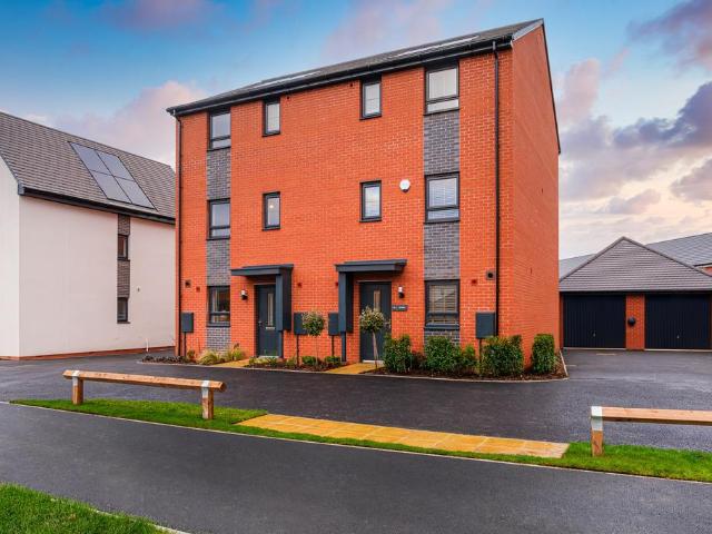 4 bedroom semi detached house for sale