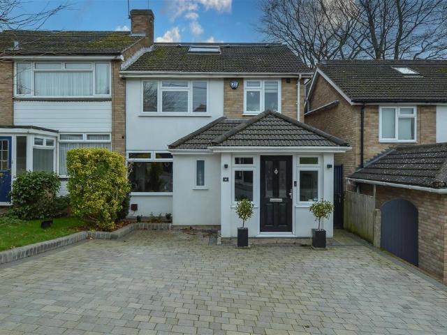 4 bedroom semi detached house for sale