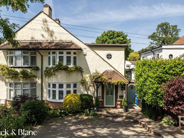 4 bedroom semi detached house for sale