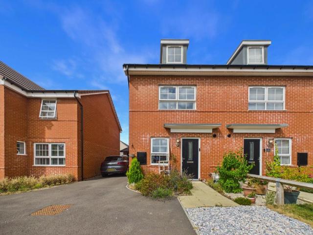 4 bedroom semi detached house for sale
