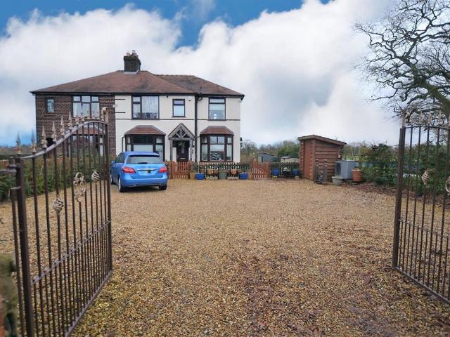 4 bedroom semi detached house for sale
