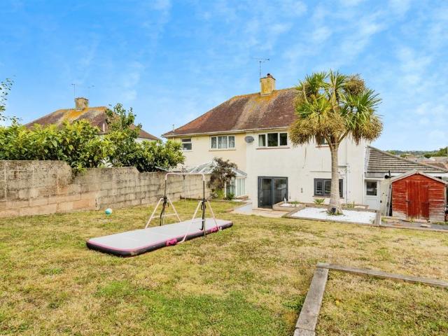 4 bedroom semi detached house for sale