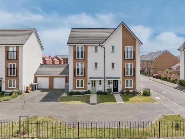 4 bedroom semi detached house for sale
