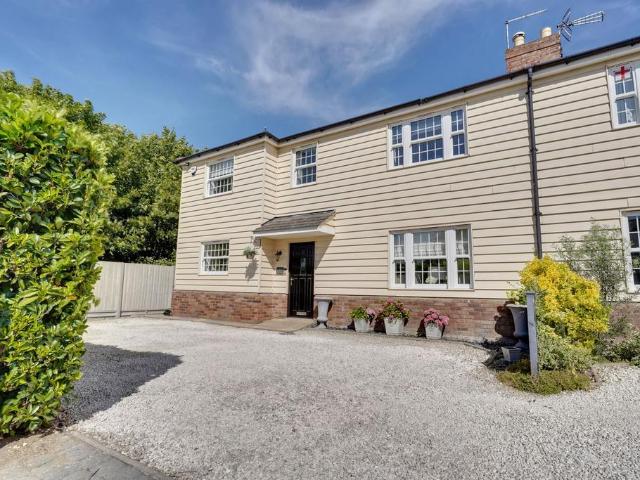 4 bedroom semi detached house for sale