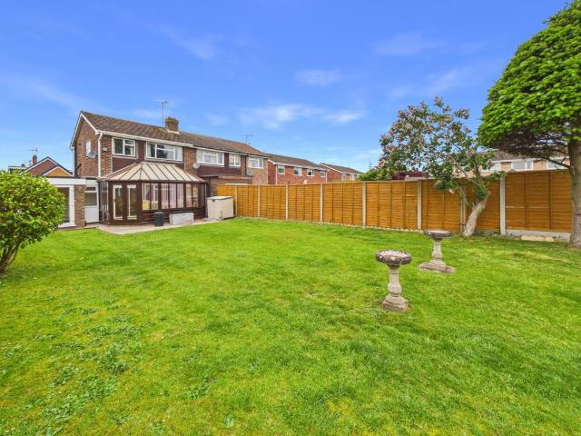 4 bedroom semi detached house for sale