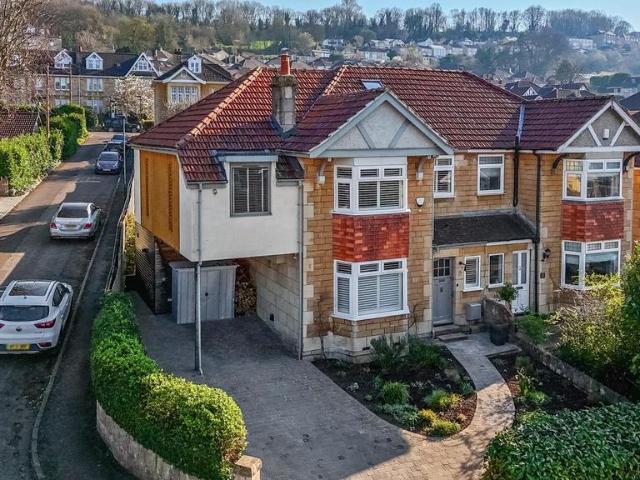 4 bedroom semi detached house for sale