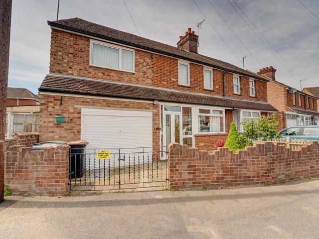 4 bedroom semi detached house for sale