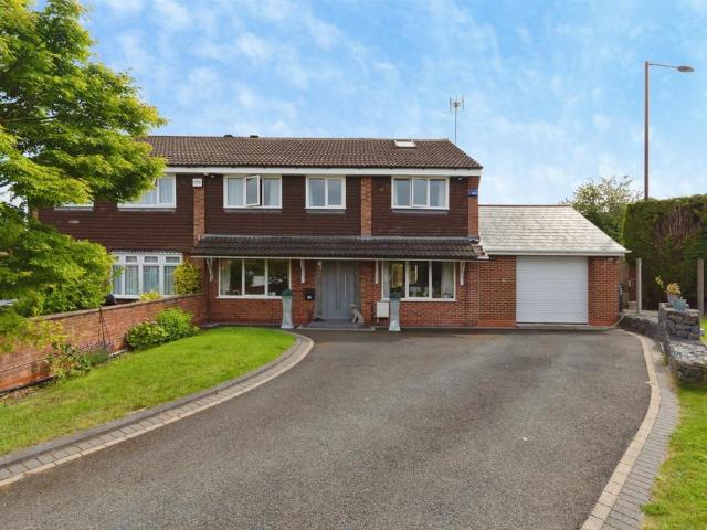 4 bedroom semi detached house for sale
