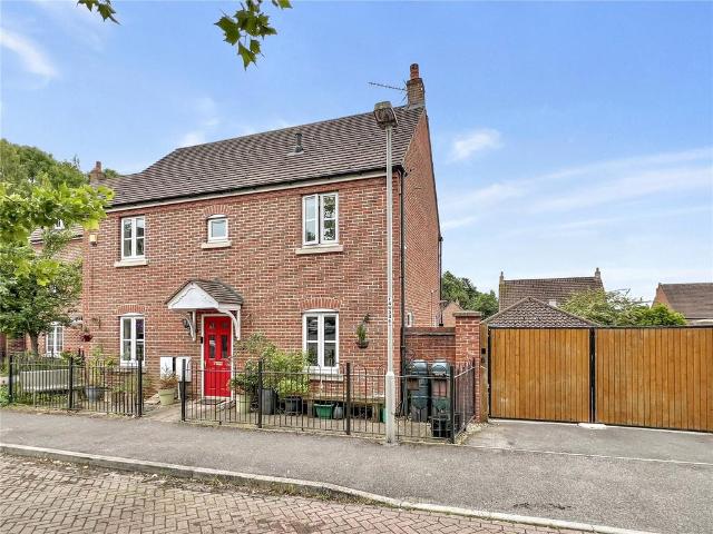 4 bedroom semi detached house for sale