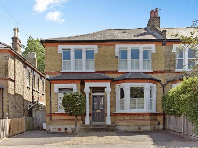 4 bedroom semi detached house for sale