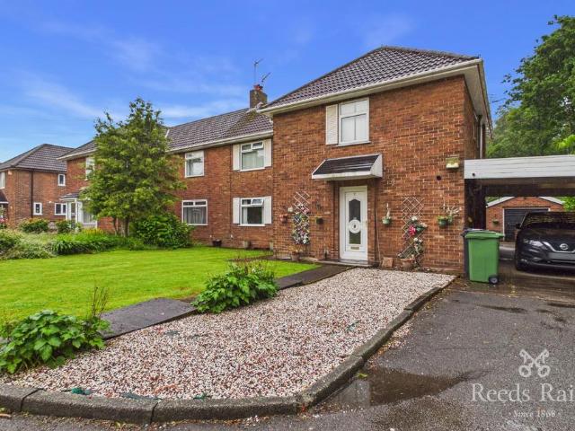 4 bedroom semi detached house for sale