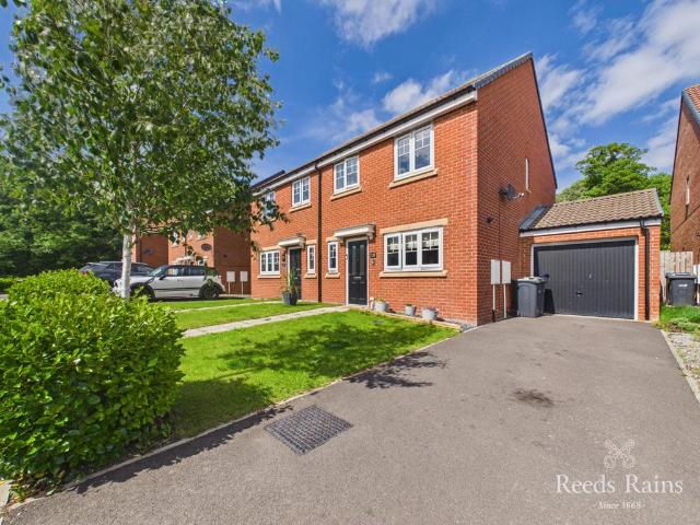 4 bedroom semi detached house for sale