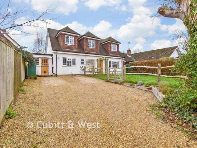 4 bedroom link detached house for sale