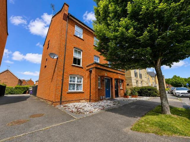 4 bedroom semi detached house for sale