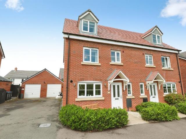 4 bedroom semi detached house for sale