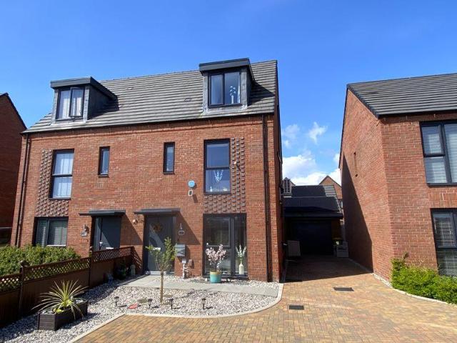 4 bedroom semi detached house for sale