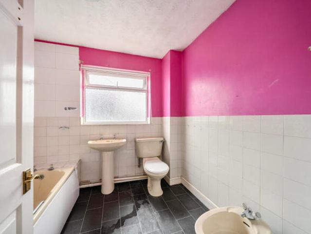 4 bedroom semi detached house for sale in 480 Cricklade Road, Swindon, SN2