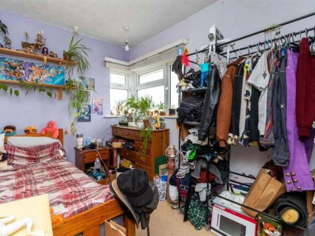 4 bedroom semi detached house for sale in Terringes Avenue, Worthing, BN13