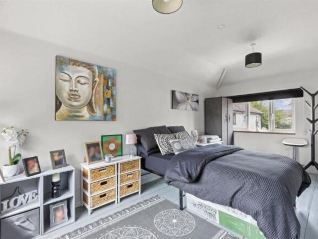 4 bedroom semi detached house for sale in Thornton Close, West Drayton, UB7