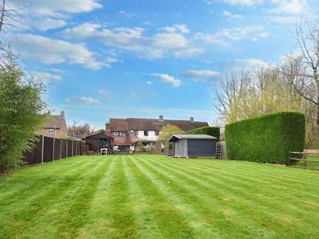 4 Bedroom Semi detached House For Sale In Thatcham, Hampshire