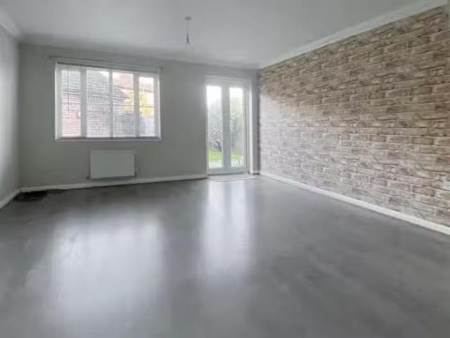 4 Bedroom Semi detached House For Sale In The Poplars, Littleh.
