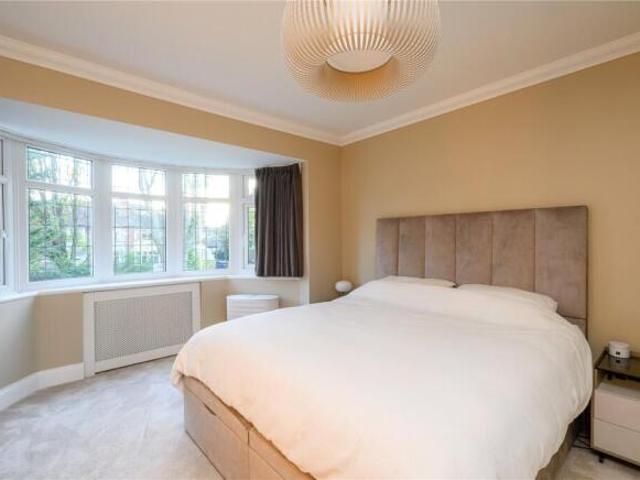 4 bedroom semi detached house for sale in The View, Roundhay, LS8